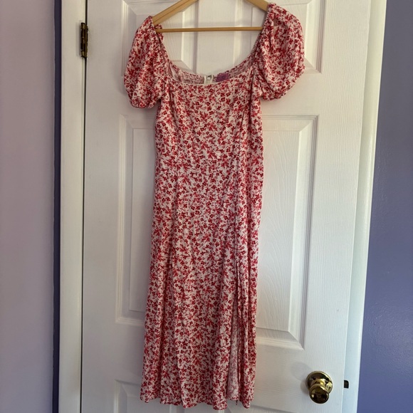 Francesca's Collections | Dresses | Romantic Red White Floral Flowy ...